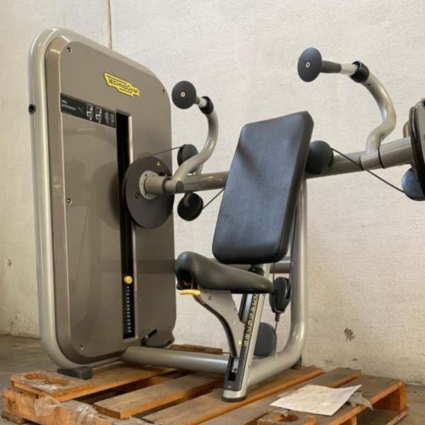 Technogym Element+ Triceps Machine: Innovación y Eficiencia en el ...